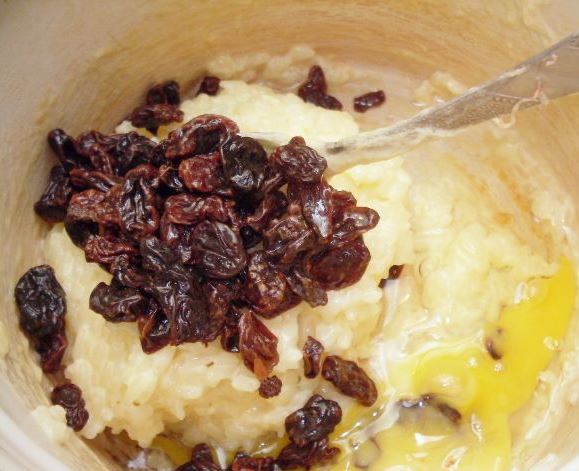 Rice Porridge Casserole with Raisins