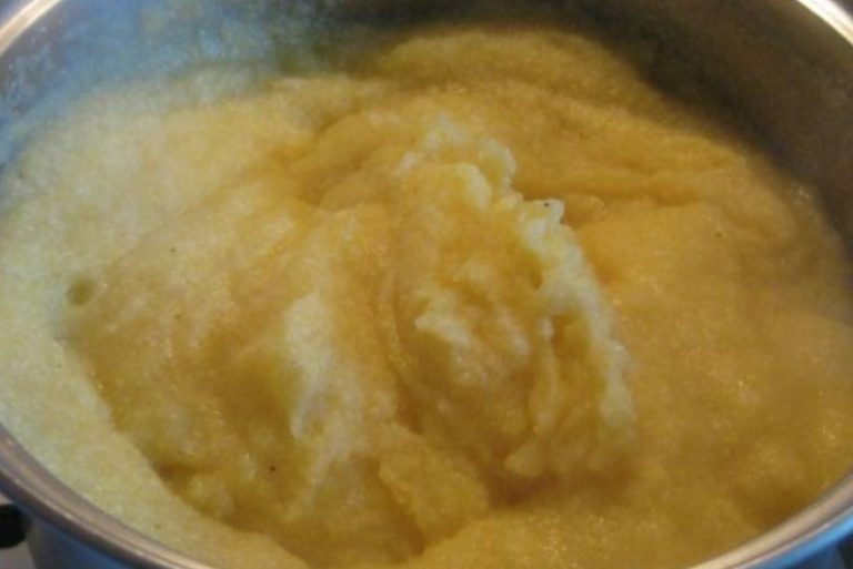 Hominy with Cracklings and Onions