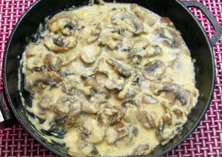Bulgur with Creamy Mushroom Sauce