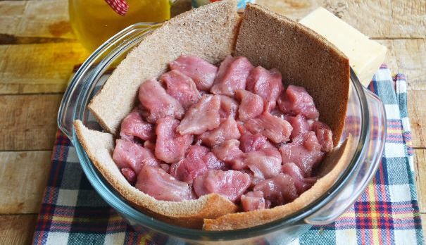 Meat Casserole with Bread