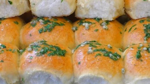 Pampushki with Garlic (for Borscht)