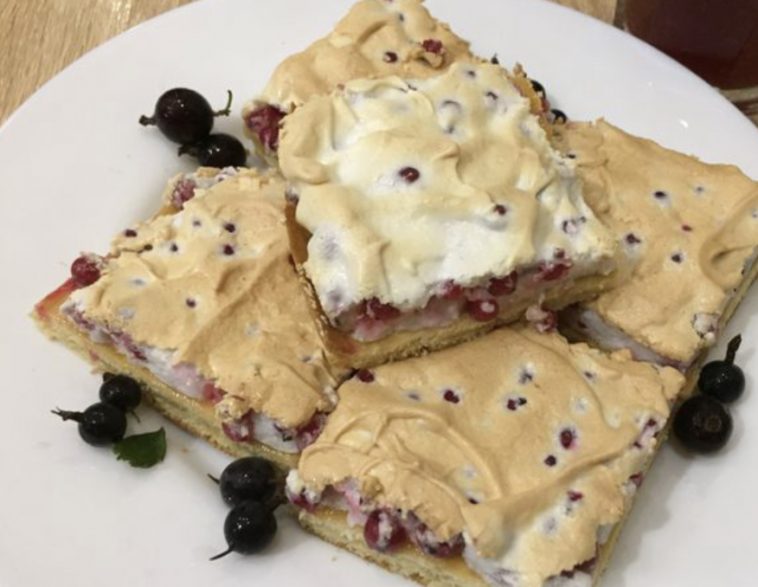 Redcurrant and Meringue Pie