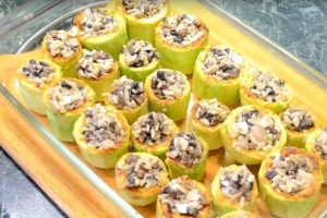 Zucchini Stuffed with Mushrooms and Rice