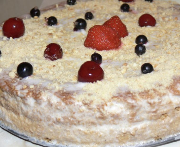 Sponge Cake with Butter and Protein Cream