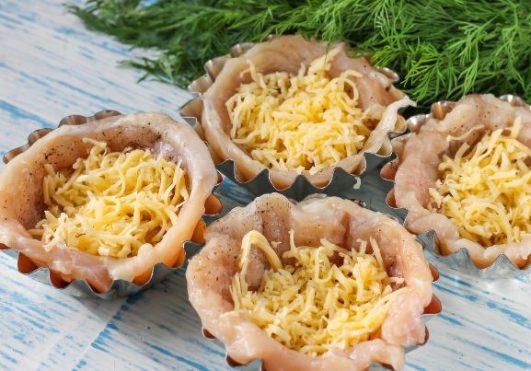 Chicken Tartlets with Mushrooms and Cheese