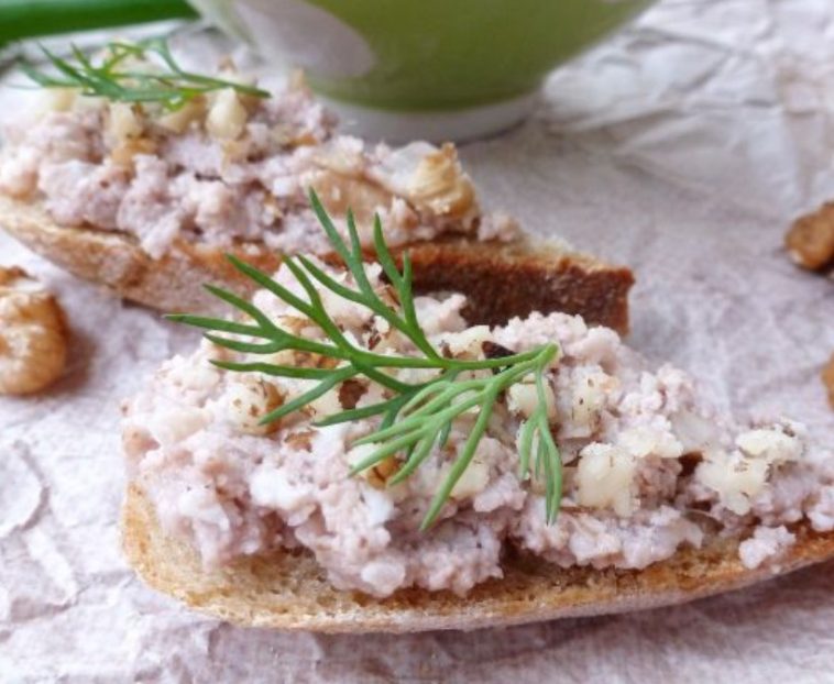 Egg Pate with Walnuts