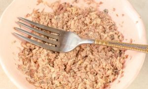 Omelet with Canned Fish and Pickled Cucumbers