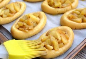 Shortbread Cookies with Apple Filling