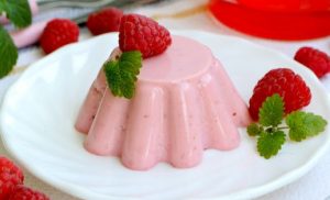 Sour Cream Jelly with Raspberries