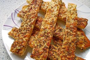 Easy-cheesy Pizza Sticks