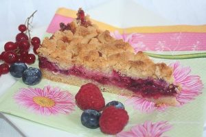 Red Currant Crumble Cake
