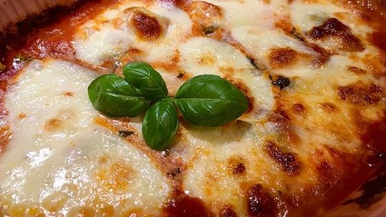 Chicken Breast Fillet, Sliced in Creamy Pepper Sauce - Boss Kitchen