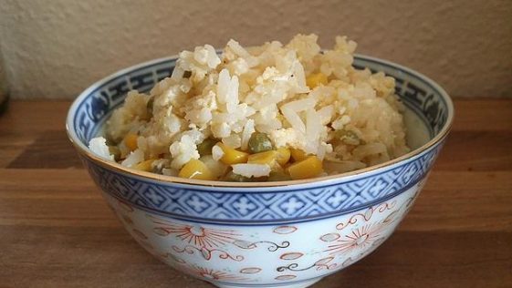 Fried Egg and Pea Rice - Boss Kitchen