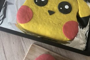 Pikachu Cake