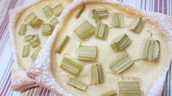 Puff Pastry Crumble Cake - Boss Kitchen